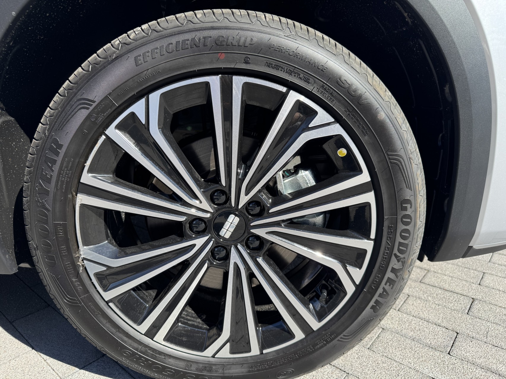 Купить новый Geely Galaxy Starship 7 EM-i под заказ из Китая — гибридный кроссовер с запасом ...